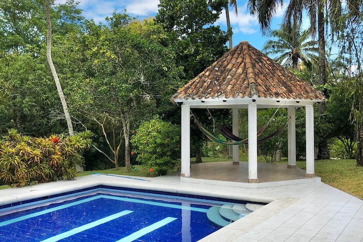 Casa Con Piscina, Naturaleza Y Cerca Al Pueblo - Villeta