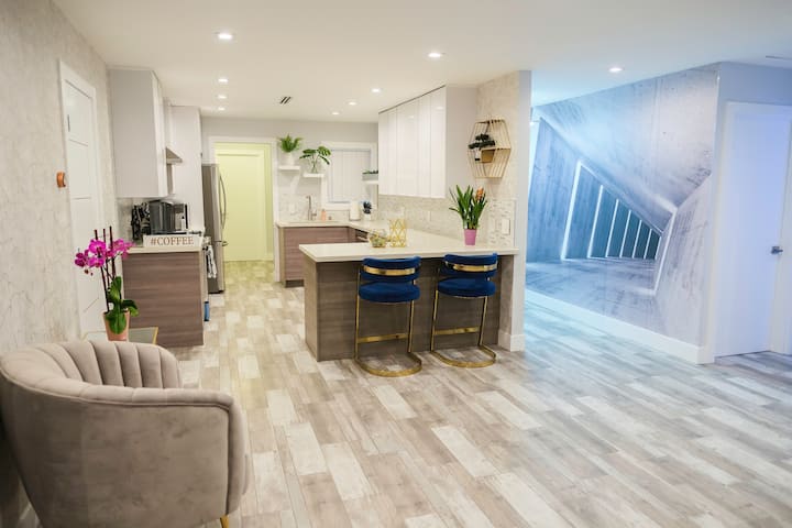 Luxury 3/2 Interstellar With Pool & Spa - Cathedral City, CA