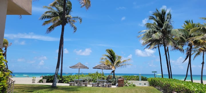 Hollywood Beach 1 Bedroom  Oceanfront Free Parking - Hollywood, FL