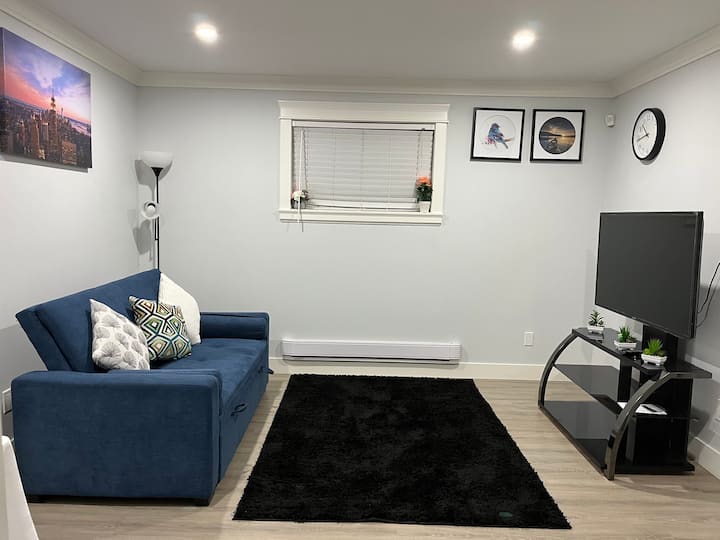 Serene & Modern 2 Bed Suite Close To The Airport - Regina