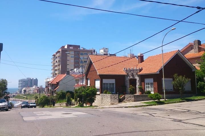 Casa De Estilo, A Metros De La Playa Y De Guemes - Mar del Plata
