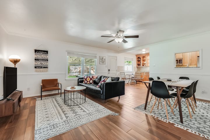 Mins Downtown  Modern A.c | South Central | - 오스틴