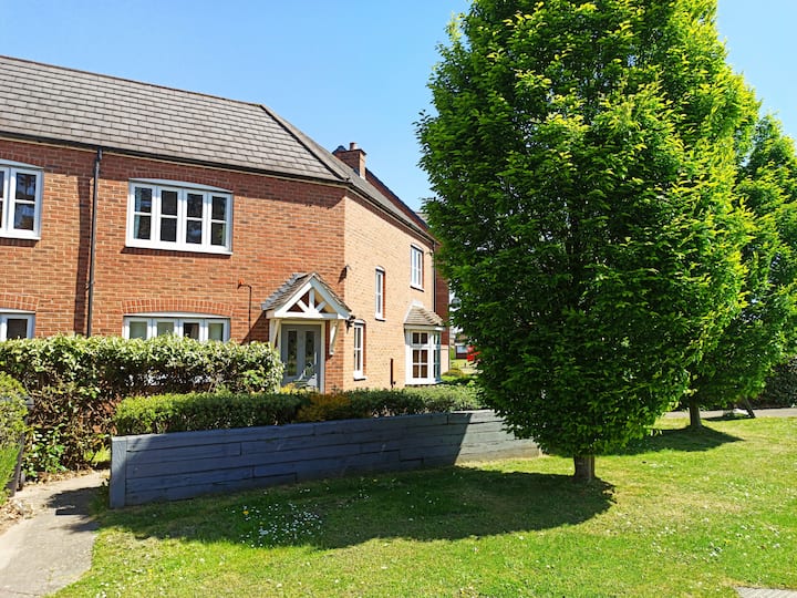 Immaculate, 4 Double Bedrooms, Nec, Hs2,  Pets - Solihull