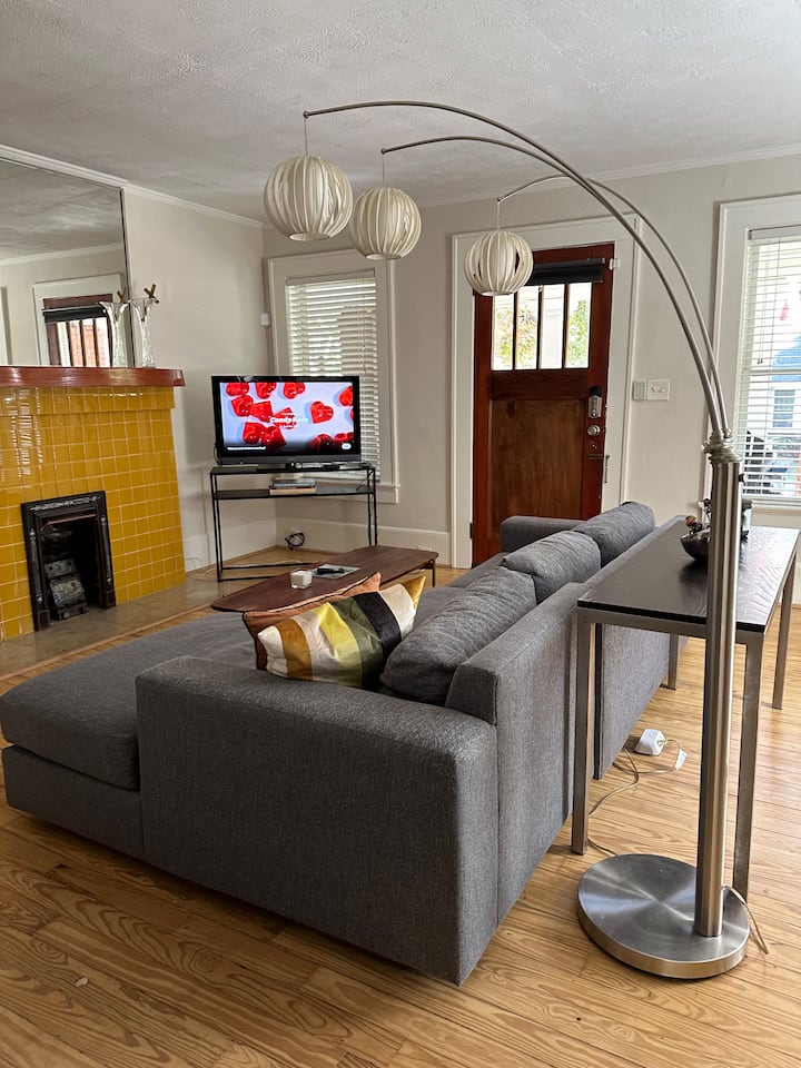 Authentic Brick Bungalow Midtown, Atlantic Station - Buckhead, GA