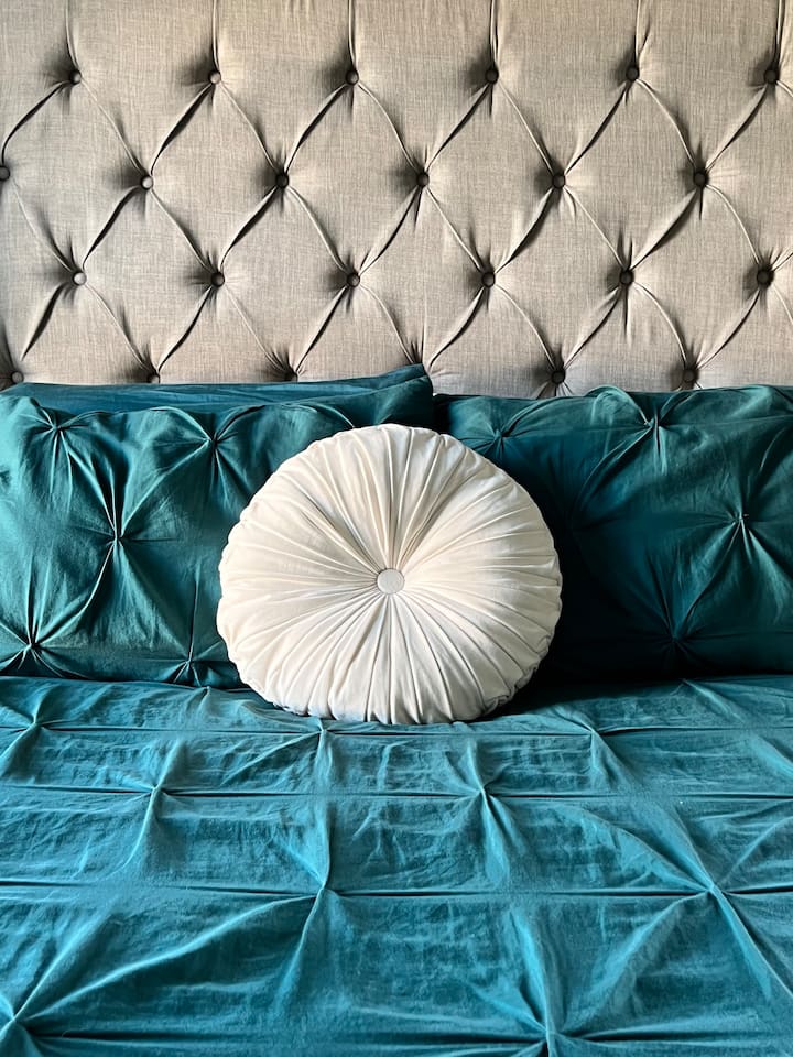 Beautiful Suburban Guestroom & Bath! - Ashland, VA