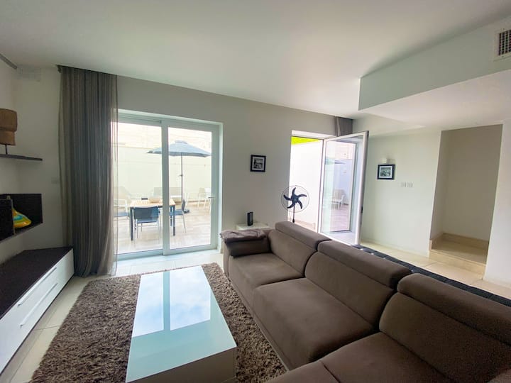 Maison Jules St.julians {Chic Urban Experience} - Malta