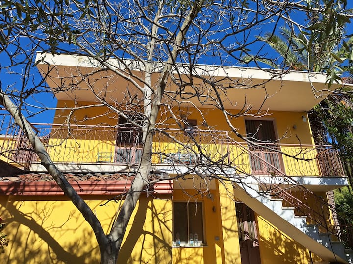 Casa Vacanze Geppy E Minù. (Gole Alcantara) - Taormina
