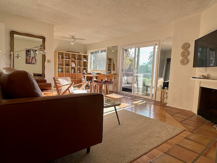 Incredible Location In Santa Monica! - Santa Monica, CA