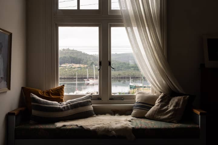 The Bowmont Riverside Apartment - Huonville