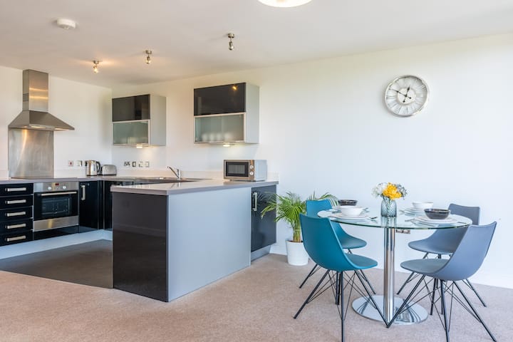 Cotels@vizion - 3 Bed Serviced Apartment - Milton Keynes