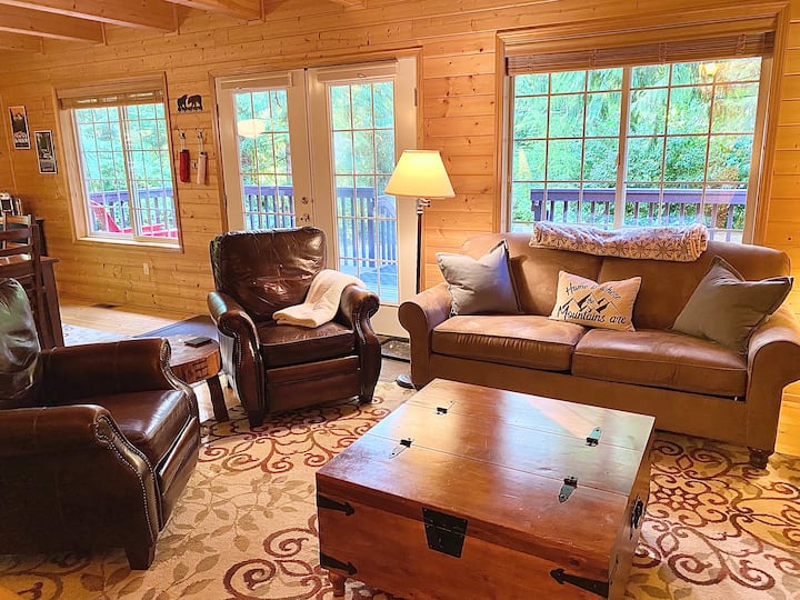 Cozy Mt. Baker Escape, Hot Tub, Close To Ski Area - Glacier, WA