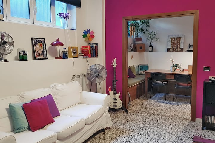 Open Space 90mq Con Cortile Privato |  Metro Rossa - Milano