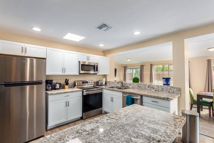 Fully Remodeled Near The University And Downtown - Tucson, AZ