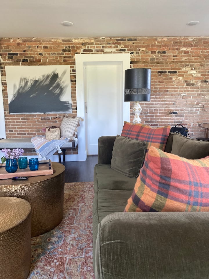 The Farmhouse At Saratoga - H2 - Greenwich, NY