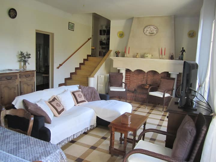 Villa  Individuelle
Climatisée
  Parking Fermé - Marseille
