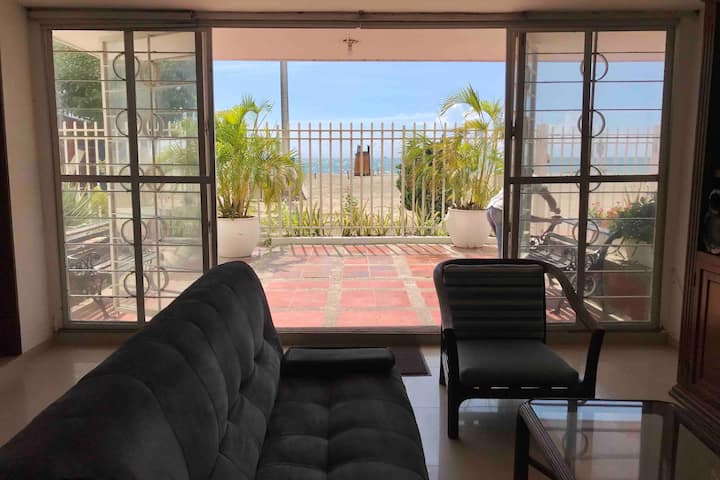 Apartamento Primera Línea De Playa En El Rodadero - Santa Marta, Colombia
