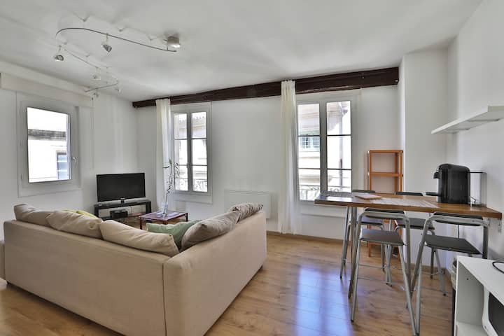 Nid Douillet Au Coeur D'avignon - Avignon