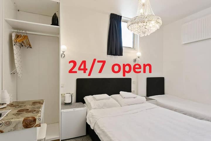 Small Triple Room - Utrecht