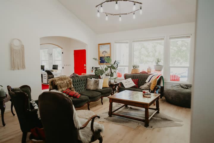 Entertainers Dream & Fun Family Getaway - Langley