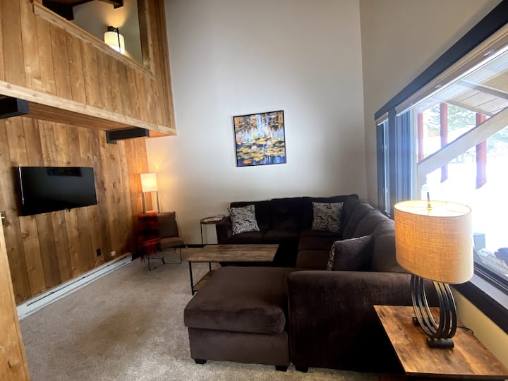 Charming Mountain View Ski Condo - Big Sky, MT