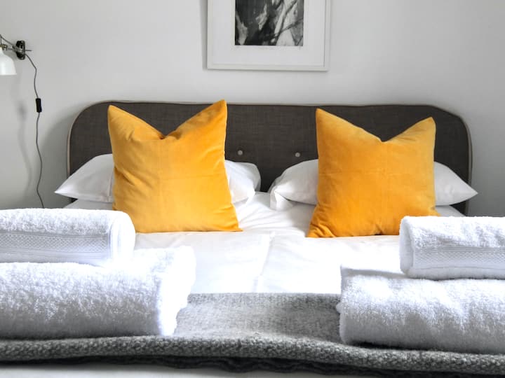 Stay In Comfort-lovely House Garden & Parking - Falmouth