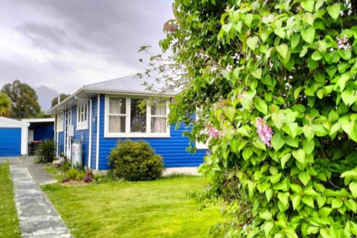 Aramanawa - A Cosy Cottage With Private Rooms - Fiordland