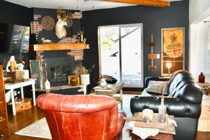 1920s 2br | Cathedral Dist•fp•dt•pk View Dogs Wlcm - Bismarck, ND