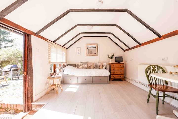 Countryside Holiday Barn - Horse Riding Available - Uckfield