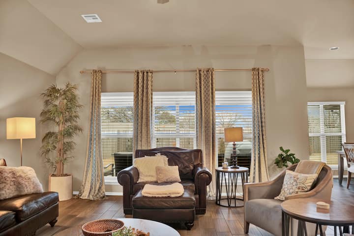 Burb Haven - Luxurious And Cozy! - Bixhoma Lake, OK