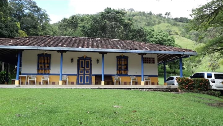 Hermosa Casa Campestre En El Corazón Del Suroeste - Ciudad Bolívar