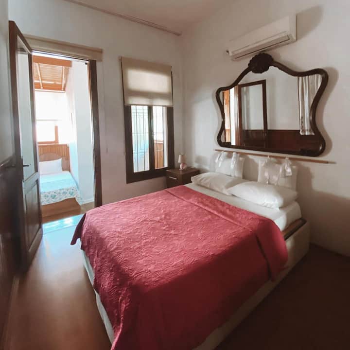 Saatli Konak Otel (Samanyolu-suit Oda) - Ayvalık