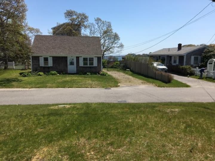 Private Home With Water View/ Short Walk To Beach - Woods Hole, MA