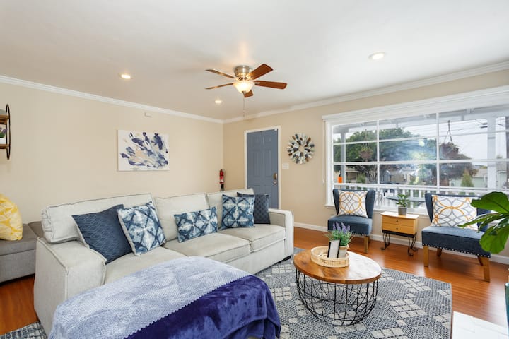 Secluded Modern House Near Sunny San Diego | 2 Br - National City, CA