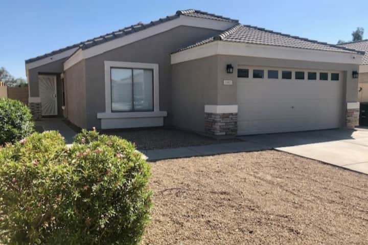Very Clean, Cold Ac, Spacious Home W/large Garage - Surprise, AZ