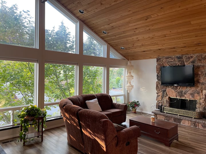 Cosy Two Bedroom University Place Home - Steilacoom, WA