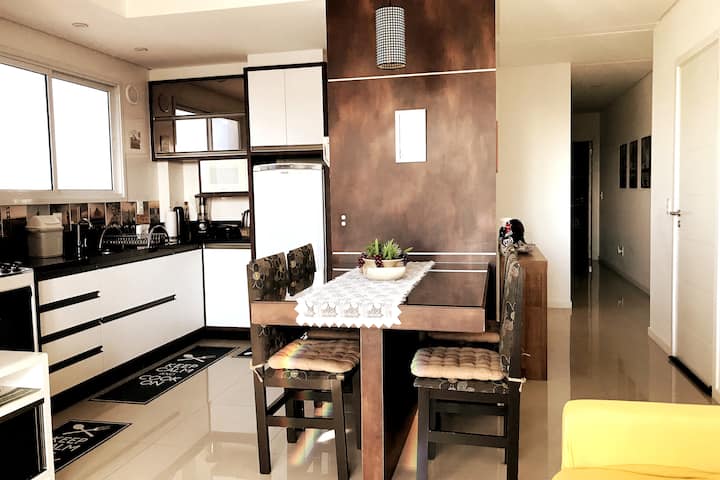 Lindo Apartamento Com Vista Para O Mar. - Governador Celso Ramos