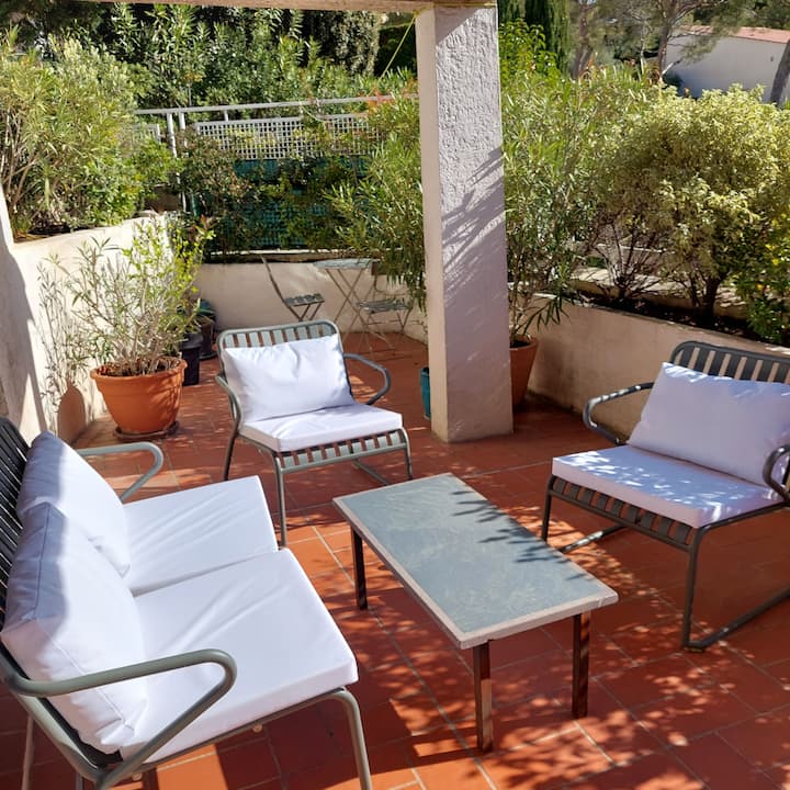 T2 Proche De La Mer Avec Grande Terrasse - Cassis