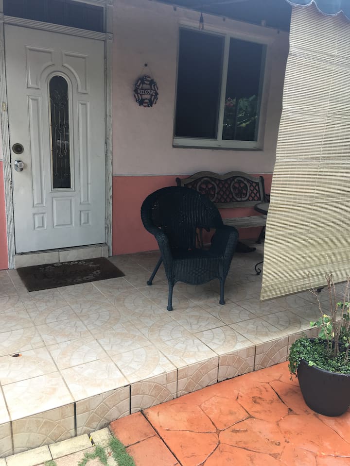 Room W/2 Beds For Adults Only By Mia, No Parking. - Miami