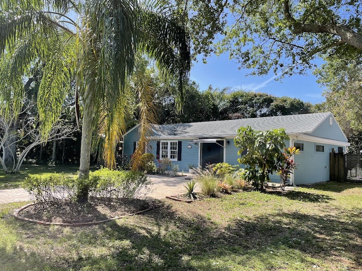 Charming Vero Beach House - 3 Bdr, 2 Bath - Vero Beach, FL