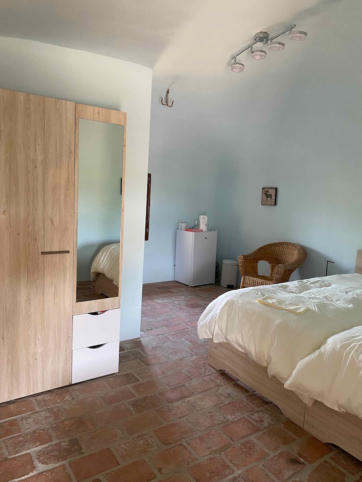Chambre Spacieuse Avec Douche Et Wc Privés - Saint-Ambroix