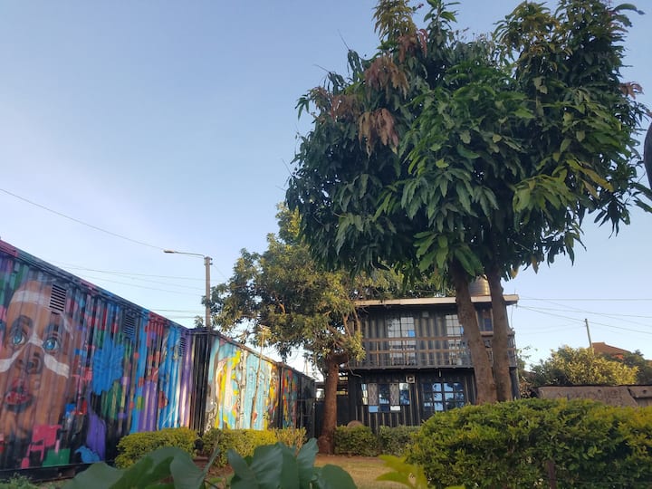 Cosy & Airy Studio With Balcony Wi-fi And Netflix - Kenya