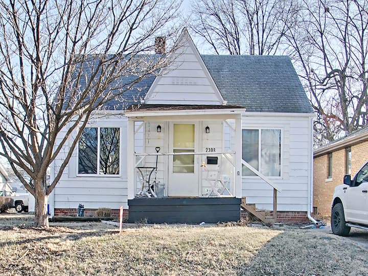 Lauras' Guest House! - Springfield, IL
