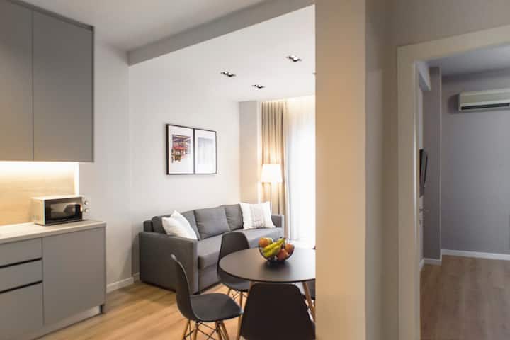 Stylish And Renovated Retreat - Salonicco