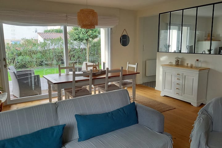 Maison De Charme Centre Ville De St Trojan - Saint-Trojan-les-Bains