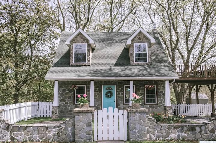 Storybook House In Prime Catskills Location - Saugerties, NY