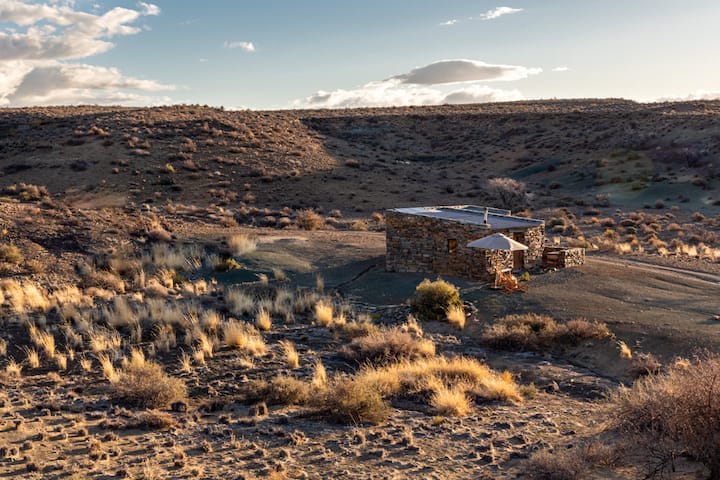 Kliphuis 
Bloukrans 
Off-the-grid Karoo Hideaway - Laingsburg