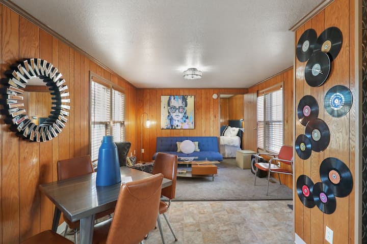 Two Bedroom Tiny House - Quabbin Reservoir, Belchertown