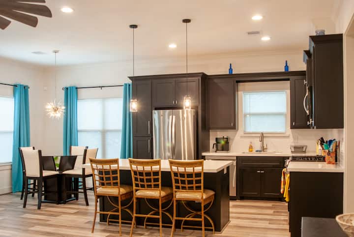 Queen Private Room/rooftop View/fast Wi-fi/tv - Houston, TX