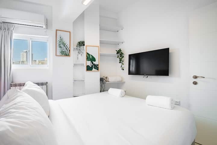 Modern Bright • Near Mahane Yehuda Market, Balcony - Jerusalem