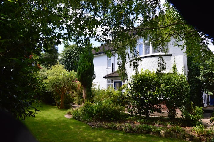 Harewood Haven: Luxury 8 Bedroom House - Bournemouth